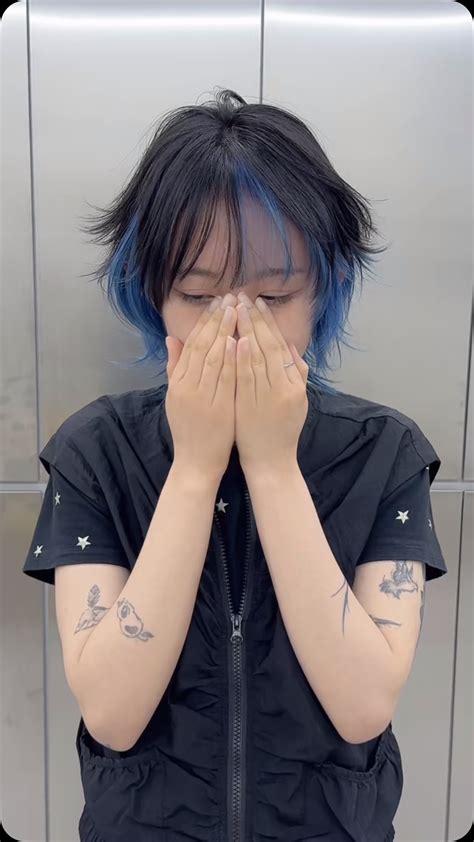 연남동미용실 누스헤어 정경욱 디자인탈색 디자인염색 블랙빼기 백금발 바치라 헤어 스타일 중성적인 숏 💌상담 예약 편하게 Dm