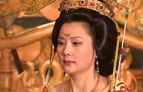 唐玄宗如此離不開楊貴妃，為何不封她為皇后，原因只有一個！ 每日頭條