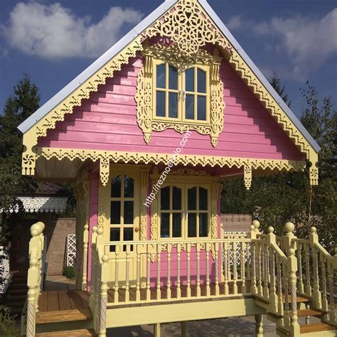 Резные карнизы из дерева на крышу дома ручная работа на заказ в Москве