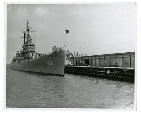 Uss Worcester Cl 144 Navy Cruiser Tied Up At Pier 12 Fo Flickr