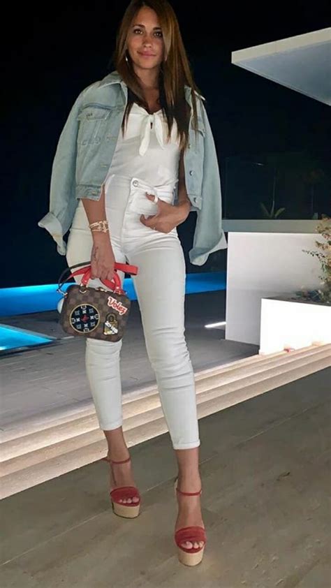 Antonella Roccuzzo Feetforum