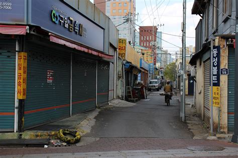 바람 부는 날 북성로 공구골목