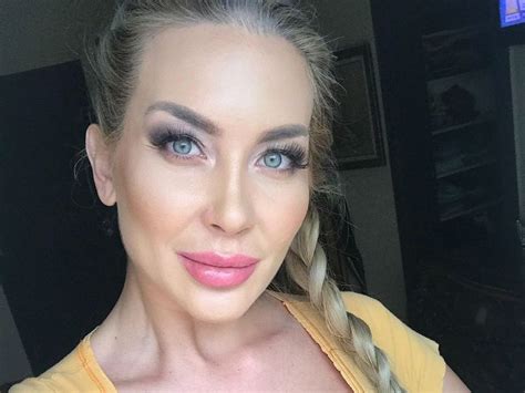 Бременна и активна до последно Тайните на Антония Батинкова за баланс между кариера и семейство