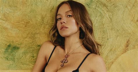 Sydney Sweeneys Underboob Baring Bikini Is Inspired By Madonna