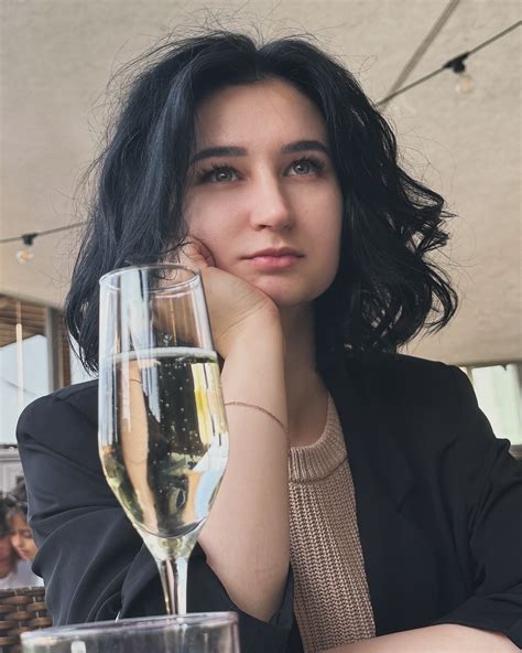 СЛАДКОЕЖКА☝️ В этот момент наверное я думала какой буду заказывать десерт Потому что без