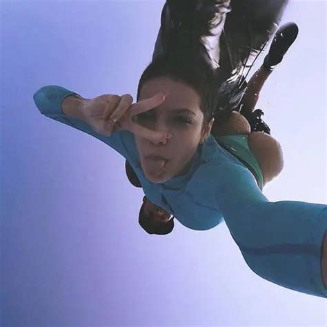 Halsey Scrolller