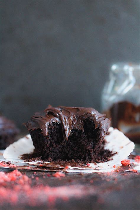 Dark Chocolate Strawberry Mud Cakes Naked Digest