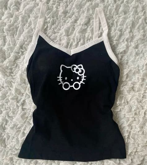 Hello Kitty 🤗 Gaya Model Pakaian Pakaian Model Model Pakaian