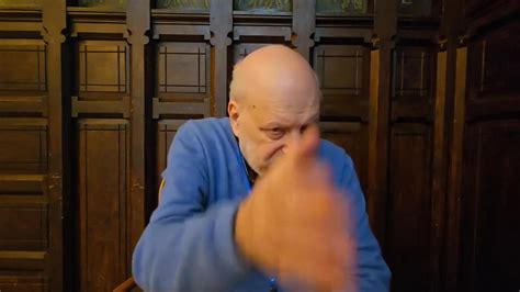 یاسمین علی صحبتی چند با دخت جوان و خوش ذوق تاجیک یاسمین علی آواز خوان، نویسنده و مدل By