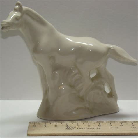Фарфоровая статуэтка Лошадка Городница УССР купить в Москве цена 1 500 руб истекает через