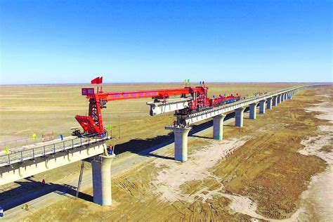 基建狂魔，在沙漠无人区修建铁路，遇到的困难都是前所未有的凤凰网视频凤凰网