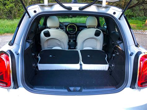 2020 Mini Cooper Se Cute Fun And Nicely Priced Cnet