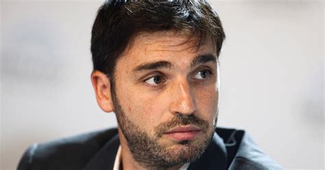 El Gobernador De Chubut Denunciará A Un Juez Por Ordenar La Cobertura De Una Cirugía Estética De