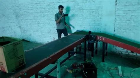 Stainless Steel Belt Material Handling Conveyors For Industrial Capacity 250 Kg Minute At