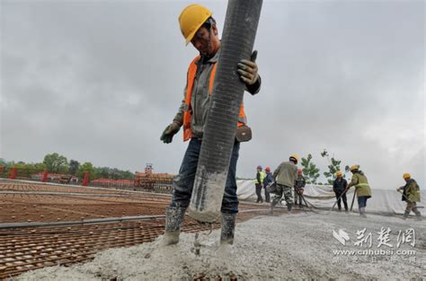 中国能建葛洲坝路桥公司在湖北重点项目启动2023年劳动竞赛 荆楚网 湖北日报网