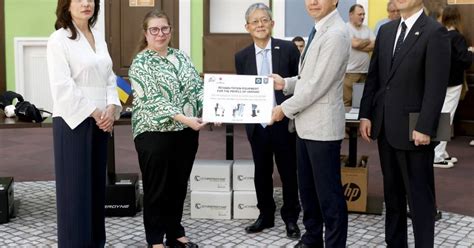 Японія передала Києву обладнання на 3 мільйони доларів для реабілітації людей з інвалідністю