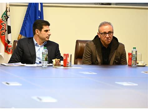 Национален ⚽ ФУТБОЛ Изпълкомът отхвърли оставката на националния селекционер Илиан Илиев