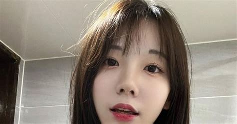 가슴 까면서 노브라 인증하는 쏘블리 ㄷㄷ