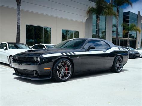 How To Sex Up The Dodge Challenger Hellcat