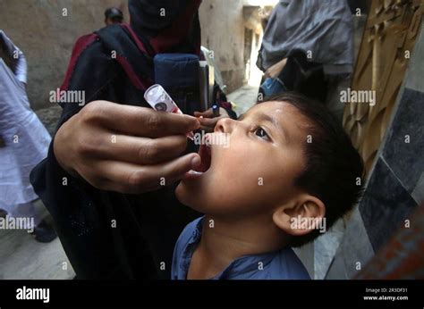 Karachi Pakistan May 23 2023 Health Worker Administrates Polio