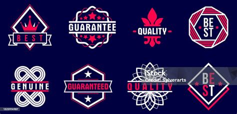 다양한 제품 및 비즈니스 클래식 그래픽 디자인 요소 휘장 및 어워드를 위한 다크 배지 및 심볼 컬렉션 위에 설정된 프리미엄 최고