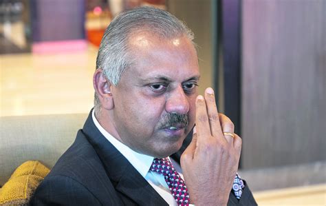 Dr Isaac Mathai Kral Annesi Elizabethten Uzun Yaşar