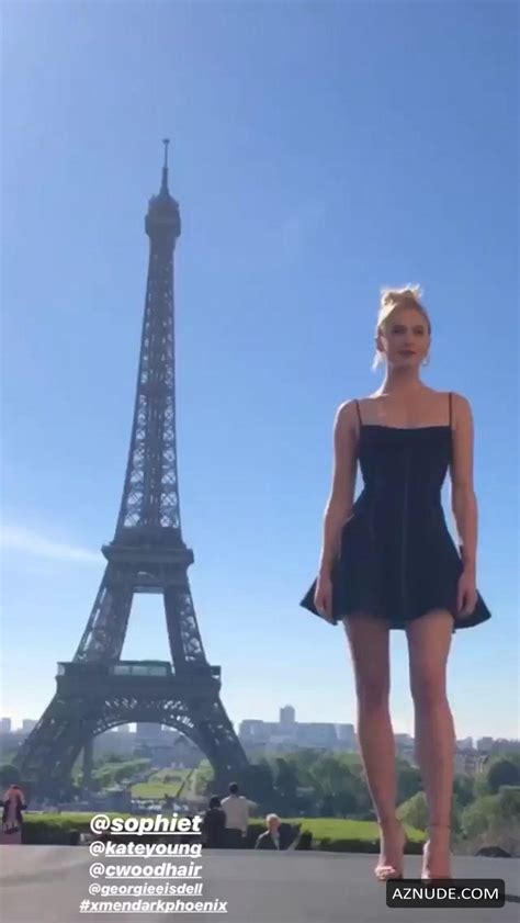 Sophie Turner Attends X Men Dark Phoenix Photocall At The Cafe De L Homme Place Du Trocadero