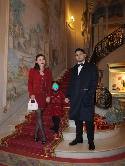 6 Potret Keluarga Kecil Aditya Trihatmanto Dan Kezia Toemion Cucu Penerus Cendana Hot