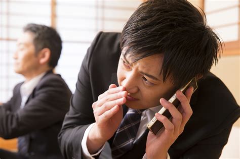 このタイミングかよ！男性が彼女からの電話をウザイと思う瞬間4つ Jj