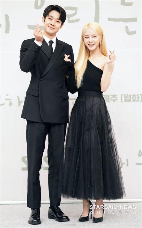 [s포토] 최우식 노정의 사랑스럽게 그 해 우리는 네이트 연예