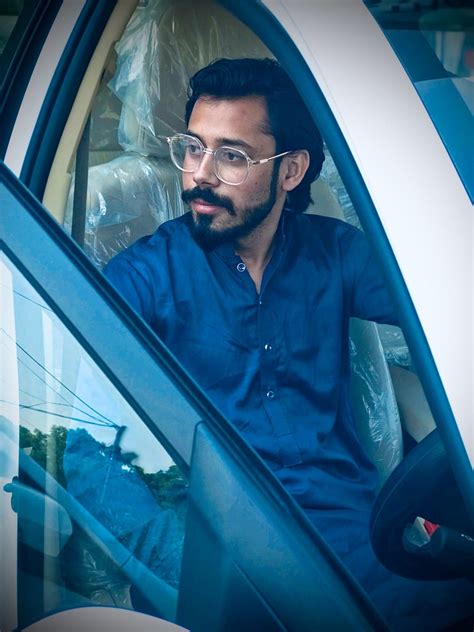 Moiz Khan Medium