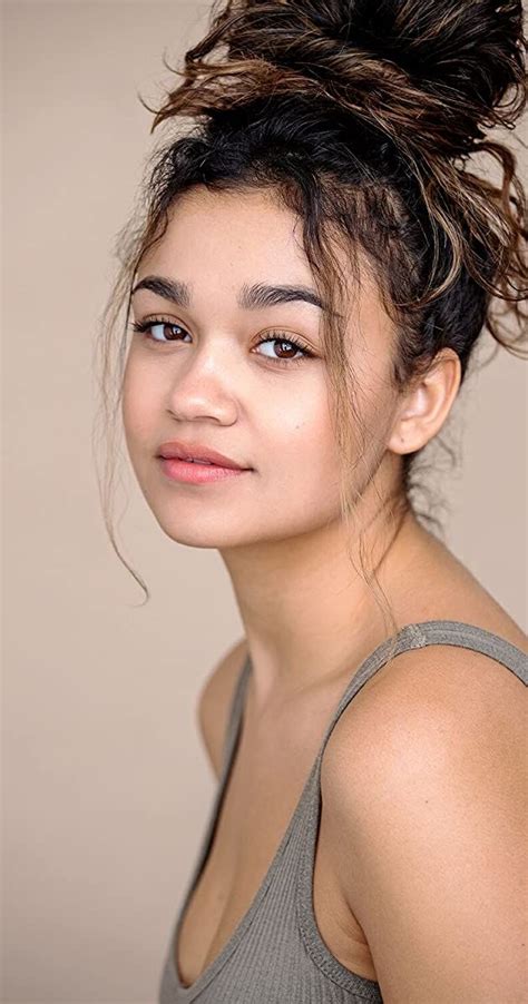 Madison Bailey In 2023 Actor Headshots Actresses Model Headshots