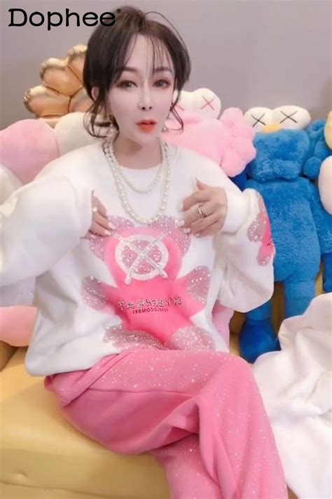 무거운 라인 석 만화 O 넥 핑크 스웨터 여성 2022 새로운 봄 가을 패션 의류 느슨한 슬림 맞는 풀 오버 후드 탑
