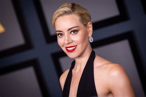 Aubrey Plaza Just Went Blond Check Out Her Chic New Look