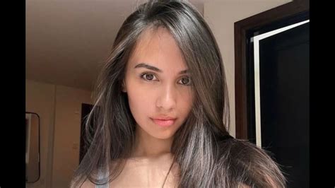 Model Creates Ai Clone Of Herself 1000 Boyfriends Pay Rs 5000 Per