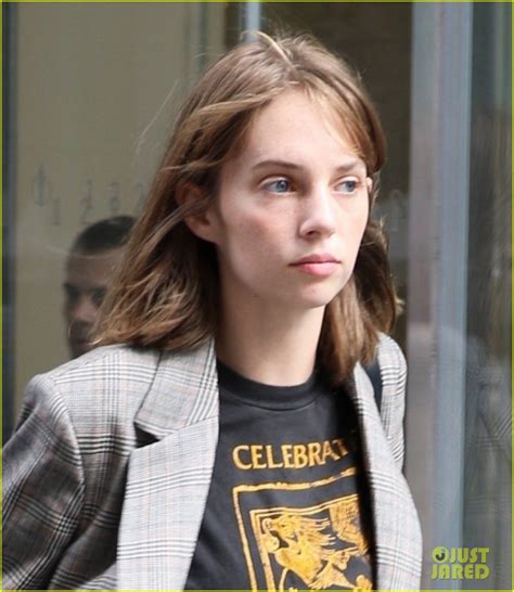 Maya Hawke Has Dropped A New Music Video Photo 1254487 Photo