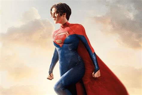 The Flash Fans Elogian A Sasha Calle Como Supergirl