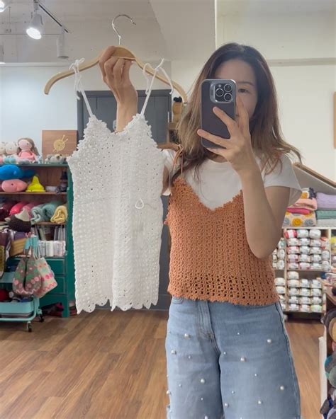 스티카 토핑엔버킷백 조리개끈 두겹으로 짧게 한 겹으로 길게 맬 수 있어요 키트구성 라피아2볼 토핑몰1볼 체인 1개 도안 🎀문의 01092429227