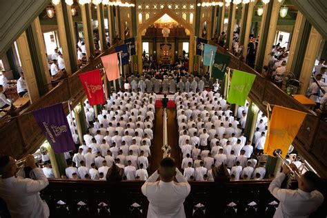 พระมนูแถลงสาร พระฉายาลักษณ์ สมเด็จพระศรีสวรินทิราบรมราชเทวี พระพันวัสสาอัยยิกาเจ้า และสมเด็จ