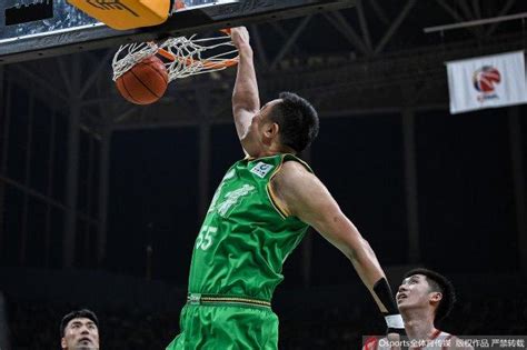 赵继伟19分赵率舟6分 辽宁7连胜送江苏11连败手机新浪网