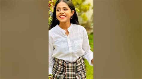 අම්මෝ එයා😍😘මෙයාට ආදරේ අය Comment එකක් දාන් යන් බලන්නsashrika Semini