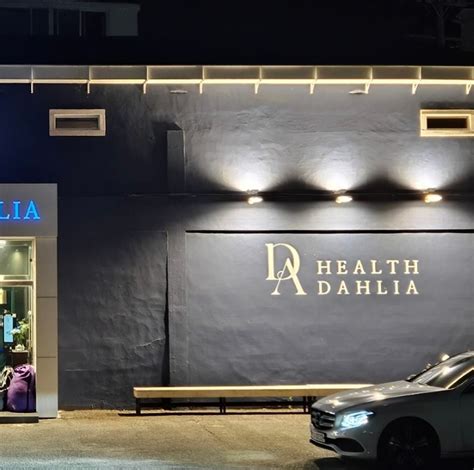 창원간판👉창원좋은광고👈 헬스달리아🩵💙 예쁜 조명이 되는 간판 ️건물에맞는 예쁜 조명 간판은 공간을 환하게 해주지요🤗 간판에 포인트색상을 원하는 대로 표현할 수 있어요😊
