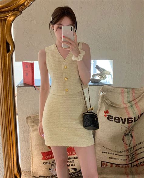 오호 트위드 투피스 세트 브이넥 트위드조끼 크롭 뷔스티에 크롭 트위드자켓a라인 트위드 미니스커트 옐로우투피스 노란트위드 코디세트 Set 결혼식 하객룩 데이트룩 소개팅룩