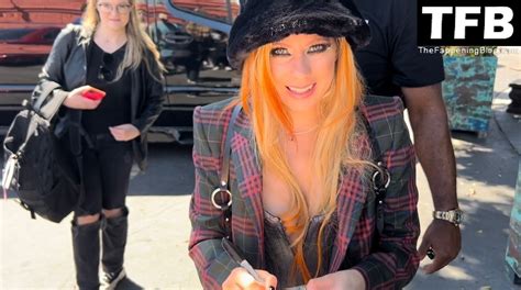 Avril Lavigne Sexy 33 Photos Sexy E Girls🔞