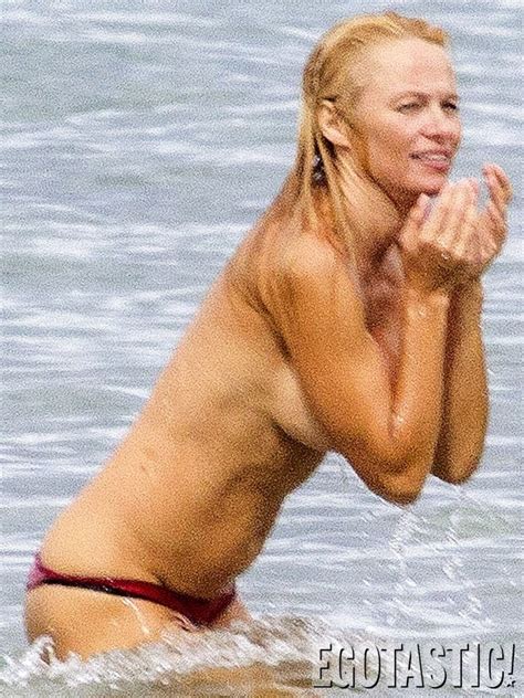 Pamela Anderson Nue Dans Snapdragon