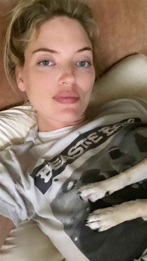 Martha Hunt Image