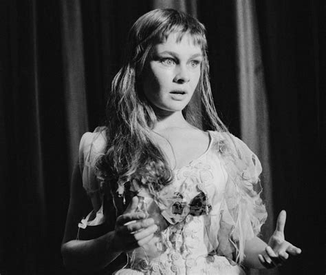 Judi Dench Young Incredible Photos Of The Dames Early Years As An Actress
