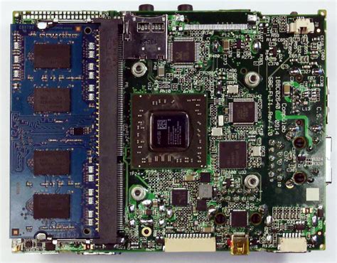 Tiny Fanless Mini PC Runs Linux On Quad Core AMD SoC