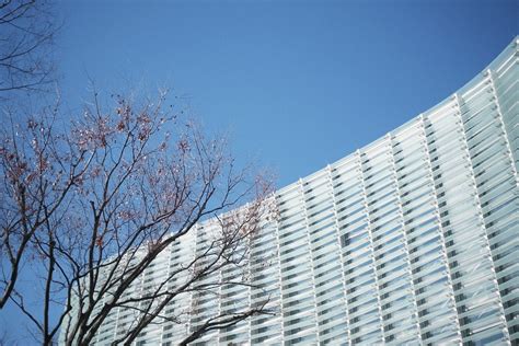 Swift35 — 用 Class 和 Init 建立能重複使用的毛玻璃 Cell（cgrect Autolayout 兩種） By Laurence Lin 彼得潘的