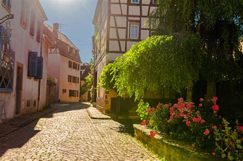 알자스 오래된 고대 프랑스 도시 콜마르 프랑스 여름 여행 유럽 국가 프랑스 건축 거리 주택 외관 0명에 대한 스톡 사진 및 기타 이미지 Istock